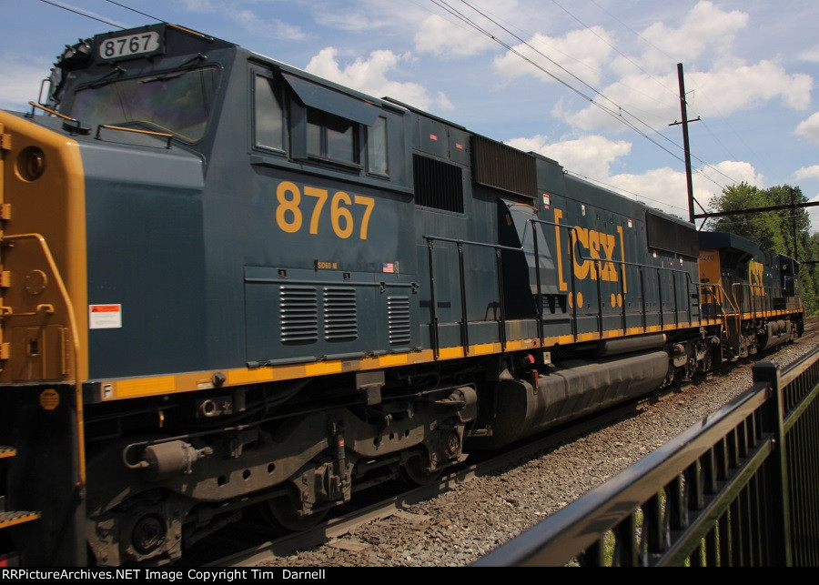 CSX 8767 on Q410